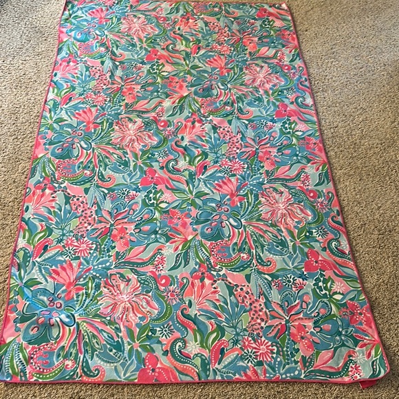 Lilly Pulitzer | Bath | Lily Pulitzer Lounge Beach Picnic Area Towel ...